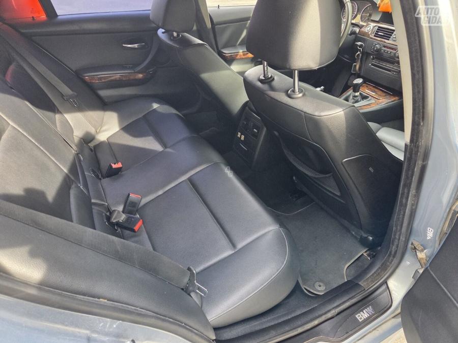 Grey BMW 320 2006 in Alytus, with an engine capacity of 2.00 L and mileage of 370 thousand km for 2900 €, photo 12 on AUTOMOTO.COM.LV