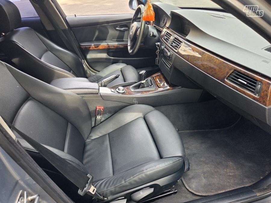 Grey BMW 320 2006 in Alytus, with an engine capacity of 2.00 L and mileage of 370 thousand km for 2900 €, photo 13 on AUTOMOTO.COM.LV