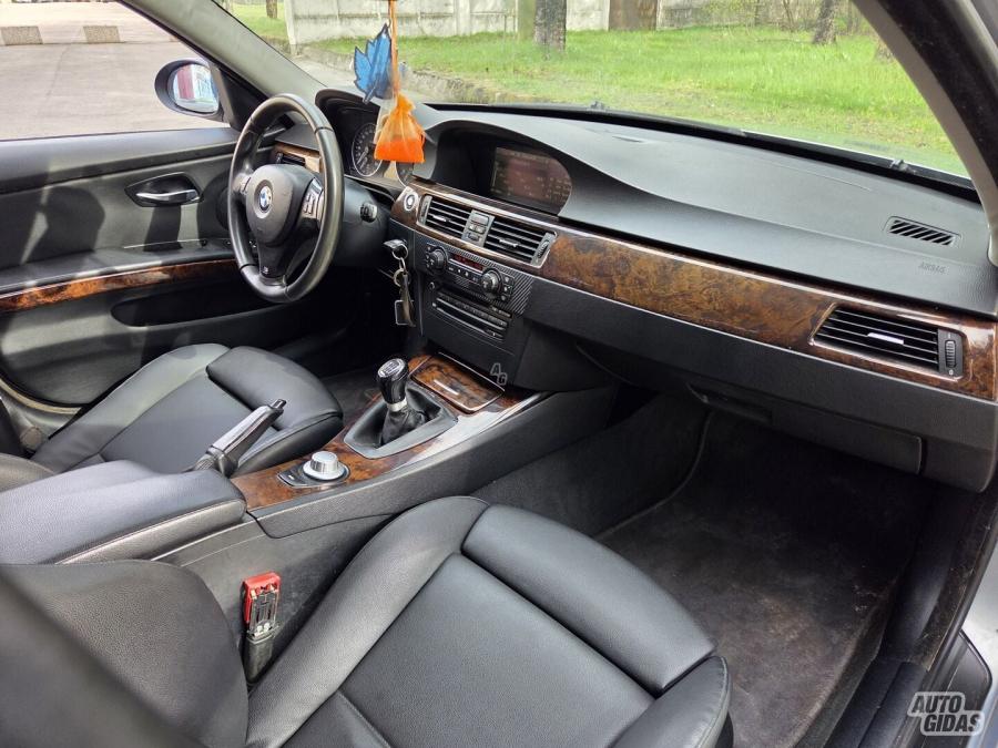 Grey BMW 320 2006 in Alytus, with an engine capacity of 2.00 L and mileage of 370 thousand km for 2900 €, photo 14 on AUTOMOTO.COM.LV