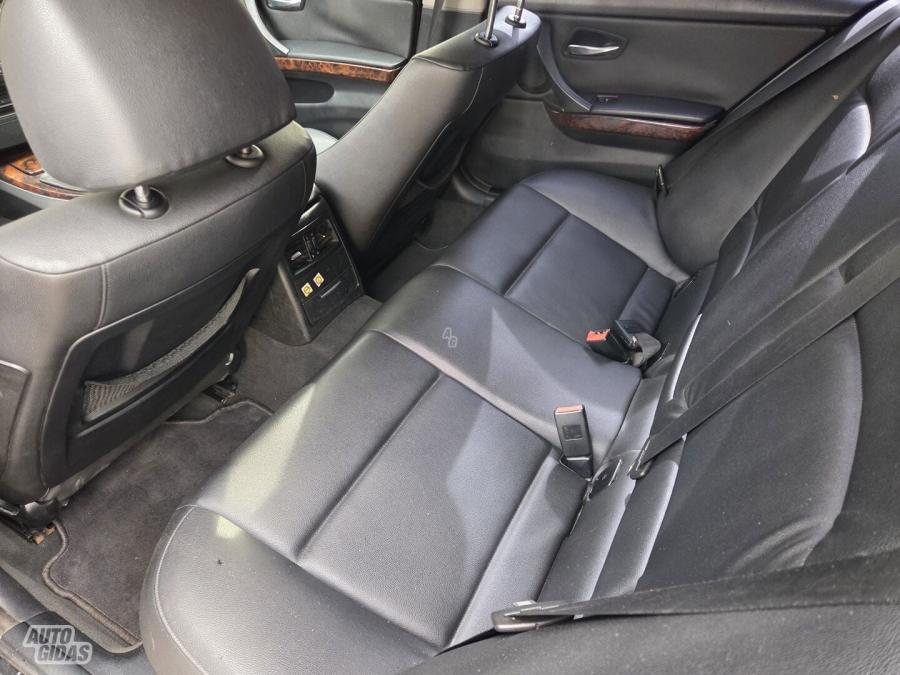 Grey BMW 320 2006 in Alytus, with an engine capacity of 2.00 L and mileage of 370 thousand km for 2900 €, photo 17 on AUTOMOTO.COM.LV