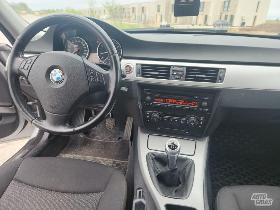 Grey BMW 320 2006 in Siauliai, with an engine capacity of 2.00 L and mileage of 350 thousand km for 1600 €, photo 10 on AUTOMOTO.COM.LV