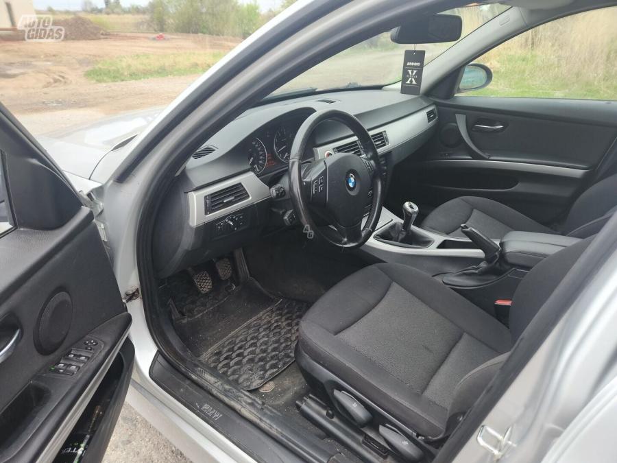 Grey BMW 320 2006 in Siauliai, with an engine capacity of 2.00 L and mileage of 350 thousand km for 1600 €, photo 11 on AUTOMOTO.COM.LV