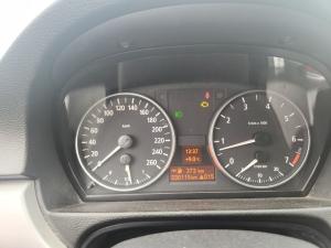 Grey BMW 320 2006 in Siauliai, with an engine capacity of 2.00 L and mileage of 350 thousand km for 1600 €, photo 13 on AUTOMOTO.COM.LV