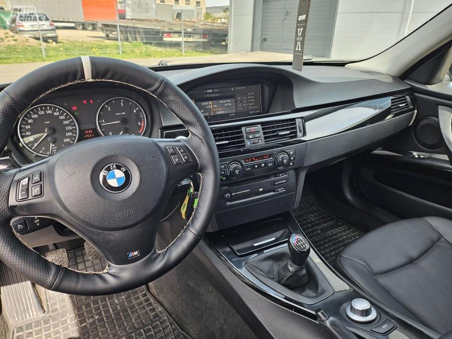 Grey BMW 320 2006 in Klaipeda, with an engine capacity of 2.00 L and mileage of 406 thousand km for 2600 €, photo 11 on AUTOMOTO.COM.LV