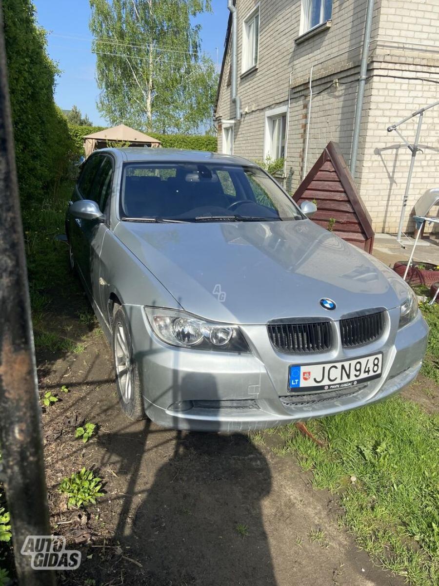 Grey BMW 320 2006 in Vilnius, with an engine capacity of 2.00 L and mileage of 286 thousand km for 3100 €, photo 4 on AUTOMOTO.COM.LV