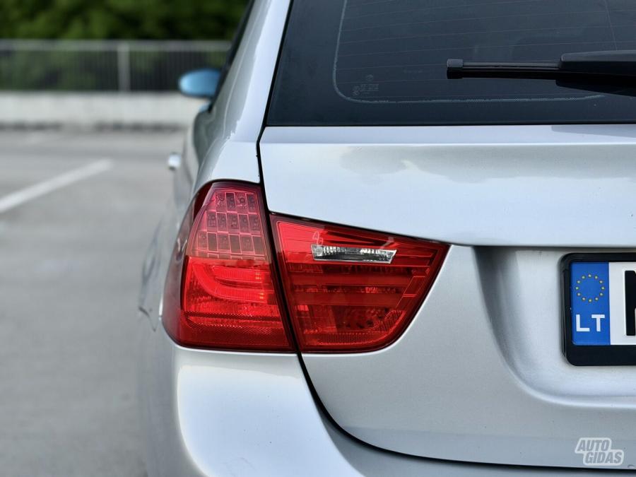 Grey BMW 320 2006 in Vilnius, with an engine capacity of 2.00 L and mileage of 405 thousand km for 3700 €, photo 10 on AUTOMOTO.COM.LV