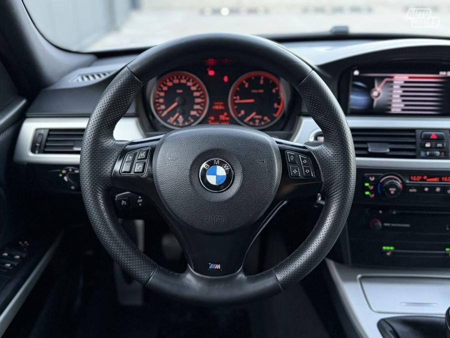 Grey BMW 320 2006 in Vilnius, with an engine capacity of 2.00 L and mileage of 405 thousand km for 3700 €, photo 17 on AUTOMOTO.COM.LV