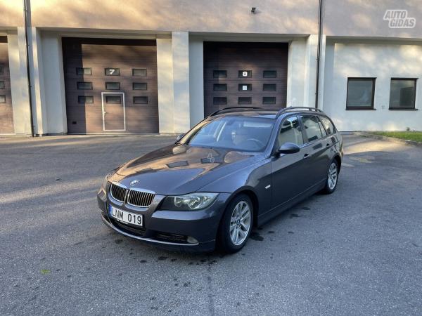 Grey BMW 320 2006 in Klaipeda, with an engine capacity of 2.00 L and mileage of 320 thousand km for 2750 €, photo 1 on AUTOMOTO.COM.LV