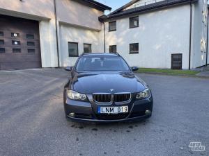 Grey BMW 320 2006 in Klaipeda, with an engine capacity of 2.00 L and mileage of 320 thousand km for 2750 €, photo 3 on AUTOMOTO.COM.LV