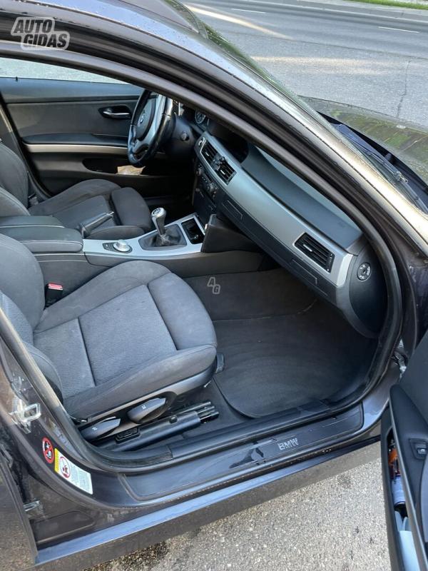 Grey BMW 320 2006 in Klaipeda, with an engine capacity of 2.00 L and mileage of 320 thousand km for 2750 €, photo 10 on AUTOMOTO.COM.LV