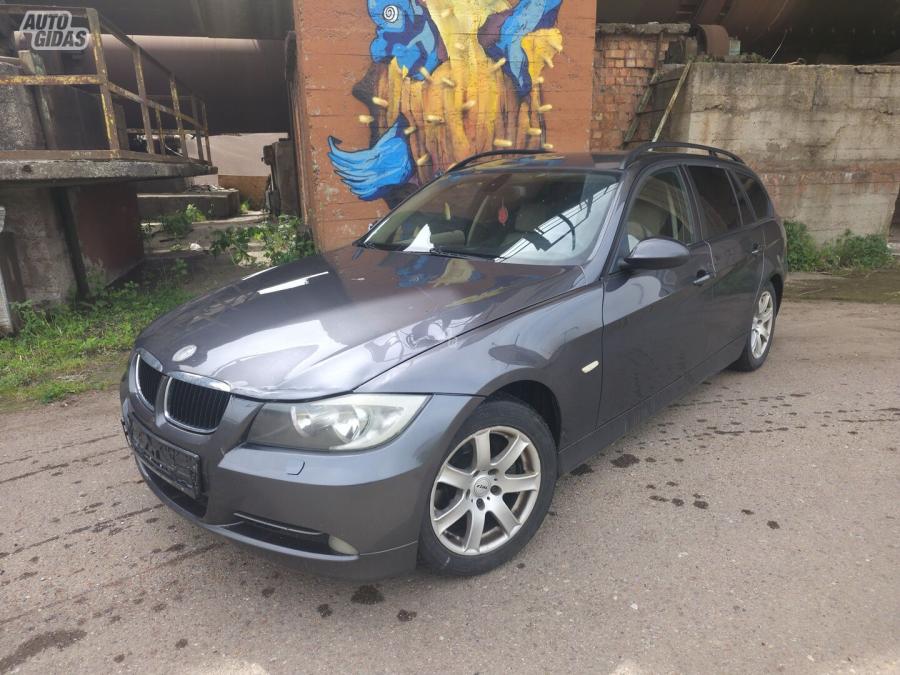 Grey BMW 320 2006 in Kaunas, with an engine capacity of 2.00 L and mileage of 350 thousand km for 1200 €, photo 1 on AUTOMOTO.COM.LV