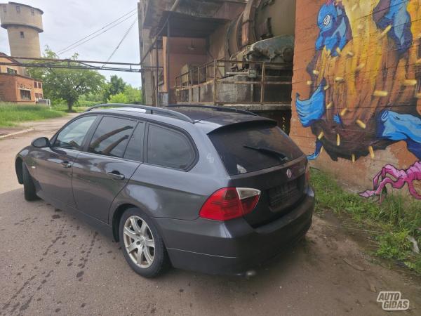 Grey BMW 320 2006 in Kaunas, with an engine capacity of 2.00 L and mileage of 350 thousand km for 1200 €, photo 2 on AUTOMOTO.COM.LV