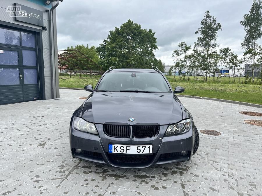 Pelēks BMW 320 2006 Panevēža, ar dzinēja tilpumu 2.00 L un nobraukumu 358 tūkst. km par 2800 €, foto 6 vietnē AUTOMOTO.COM.LV