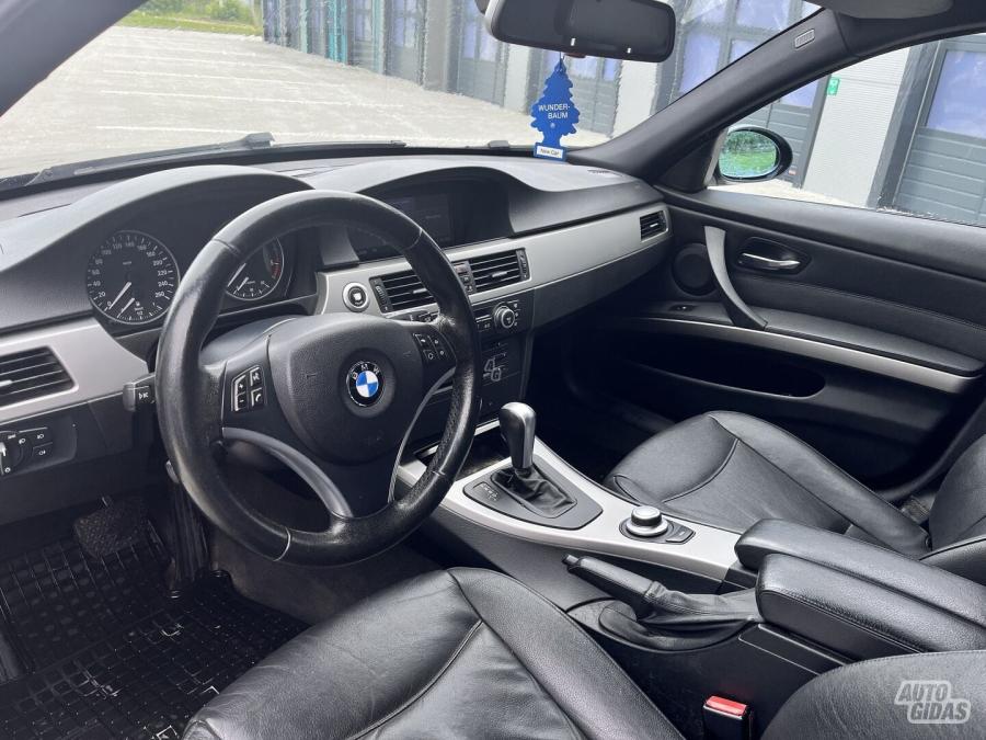 Pelēks BMW 320 2006 Panevēža, ar dzinēja tilpumu 2.00 L un nobraukumu 358 tūkst. km par 2800 €, foto 11 vietnē AUTOMOTO.COM.LV