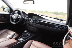 Grey BMW 320 2006 in Tukums, with an engine capacity of 2.00 L and mileage of 316 thousand km for 4290 €, photo 8 on AUTOMOTO.COM.LV