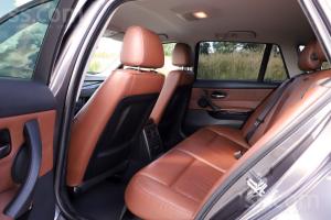 Grey BMW 320 2006 in Tukums, with an engine capacity of 2.00 L and mileage of 316 thousand km for 4290 €, photo 9 on AUTOMOTO.COM.LV