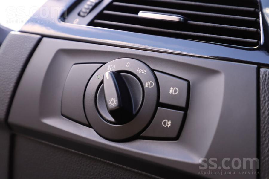 Grey BMW 320 2006 in Tukums, with an engine capacity of 2.00 L and mileage of 316 thousand km for 4290 €, photo 14 on AUTOMOTO.COM.LV