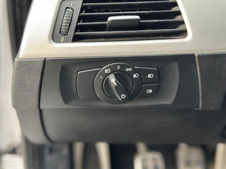 Pelēks BMW 320 2006 Viļņa, ar dzinēja tilpumu 2.00 L un nobraukumu 248 tūkst. km par 5320 €, foto 17 vietnē AUTOMOTO.COM.LV