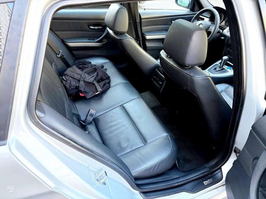 Grey BMW 320 2006 in Vilnius, with an engine capacity of 2.00 L and mileage of 322 thousand km for 4800 €, photo 14 on AUTOMOTO.COM.LV