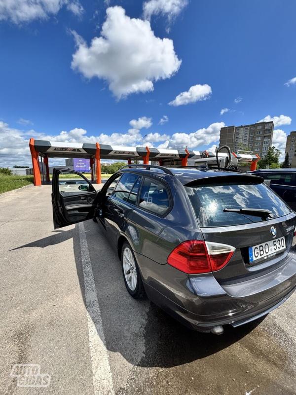Pelēks BMW 320 2006 Alīta, ar dzinēja tilpumu 2.00 L un nobraukumu 384 tūkst. km par 3800 €, foto 5 vietnē AUTOMOTO.COM.LV