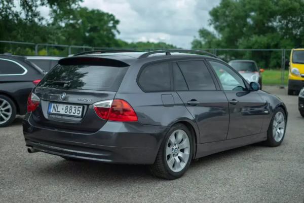 Grey BMW 320 2006 in Liepaja, with an engine capacity of 2.00 L and mileage of 259 thousand km for 4900 €, photo 4 on AUTOMOTO.COM.LV