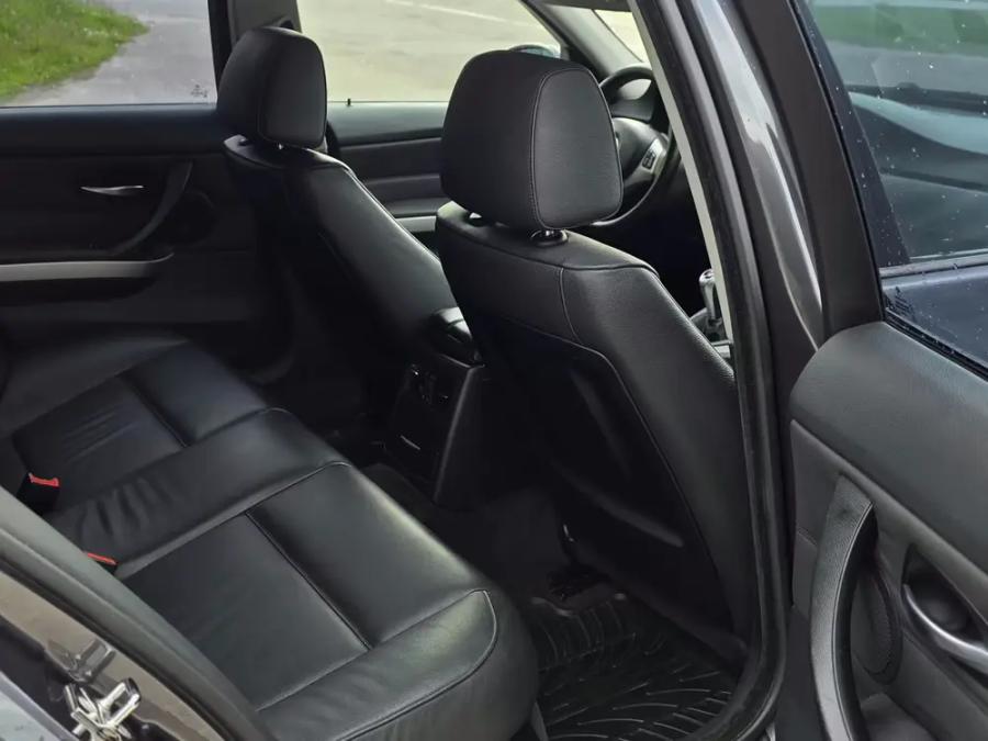 Pelēks BMW 320 2006 Grobiņa, ar dzinēja tilpumu 2.00 L un nobraukumu 336 tūkst. km par 4700 €, foto 16 vietnē AUTOMOTO.COM.LV