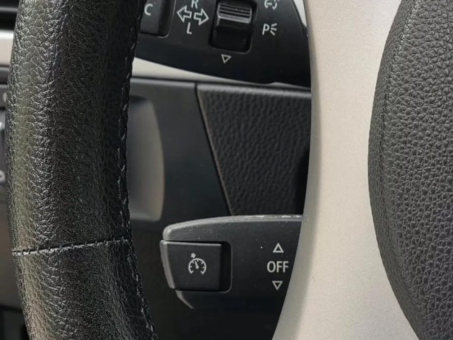 Pelēks BMW 320 2006 Grobiņa, ar dzinēja tilpumu 2.00 L un nobraukumu 336 tūkst. km par 4700 €, foto 26 vietnē AUTOMOTO.COM.LV