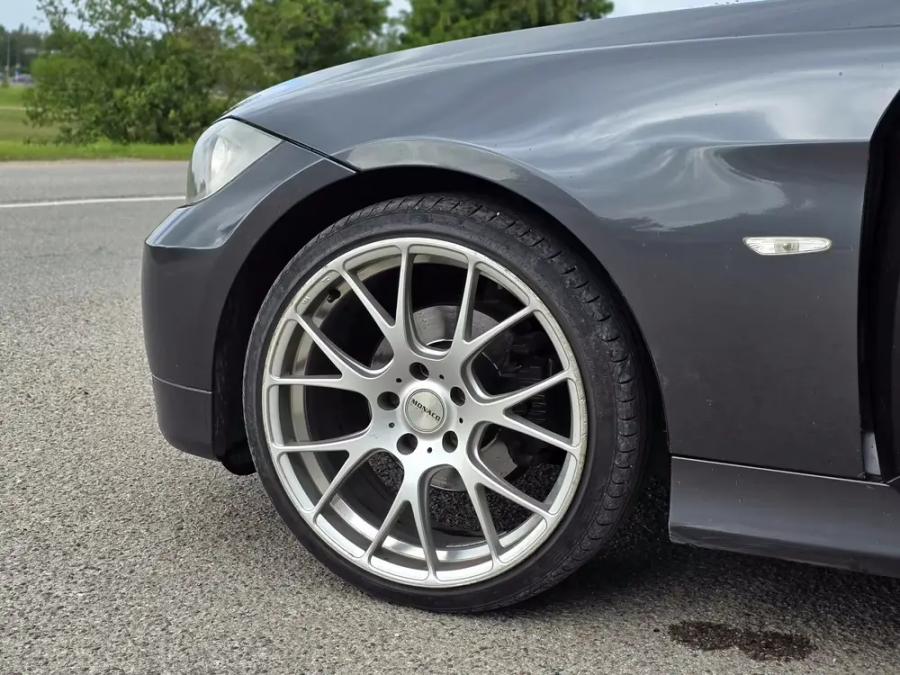 Pelēks BMW 320 2006 Grobiņa, ar dzinēja tilpumu 2.00 L un nobraukumu 336 tūkst. km par 4700 €, foto 30 vietnē AUTOMOTO.COM.LV