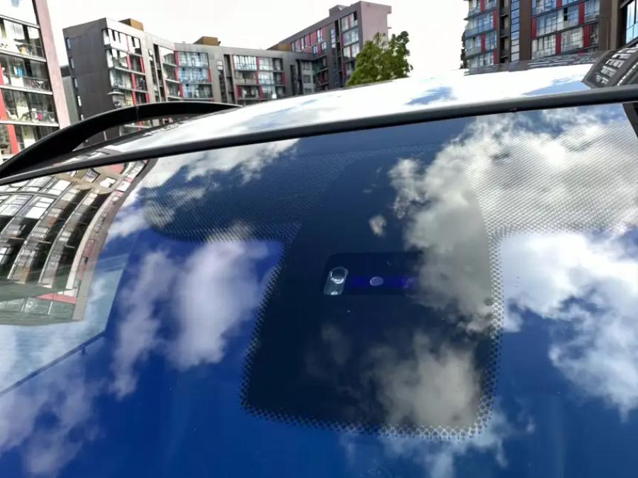 Grey BMW 320 2006 in Riga, with an engine capacity of 2.00 L and mileage of 387 thousand km for 3990 €, photo 4 on AUTOMOTO.COM.LV
