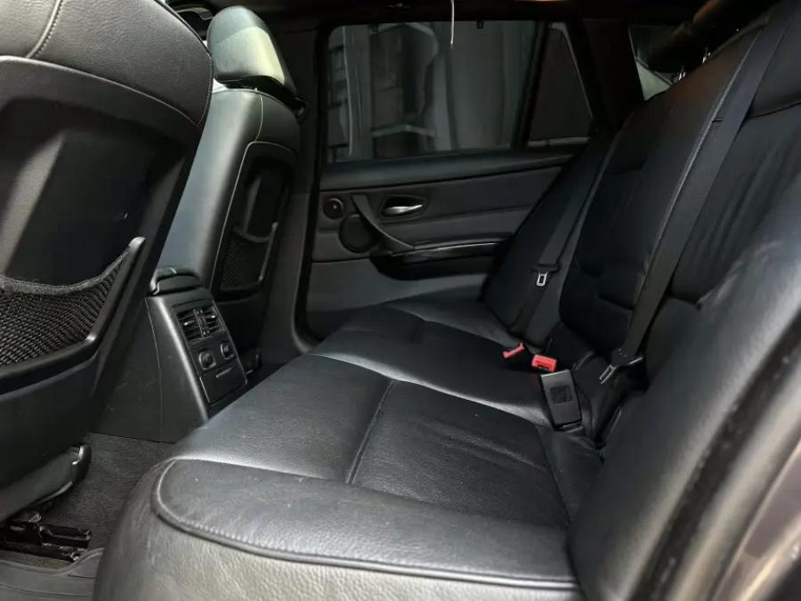 Grey BMW 320 2006 in Riga, with an engine capacity of 2.00 L and mileage of 387 thousand km for 3990 €, photo 15 on AUTOMOTO.COM.LV