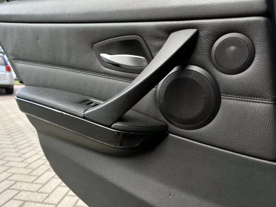 Grey BMW 320 2006 in Riga, with an engine capacity of 2.00 L and mileage of 387 thousand km for 3990 €, photo 17 on AUTOMOTO.COM.LV