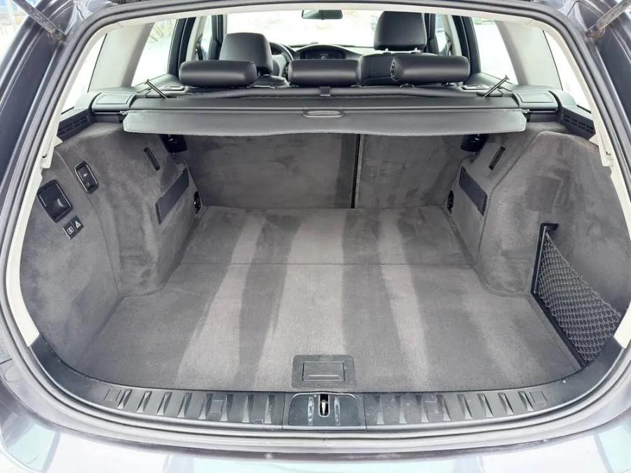 Grey BMW 320 2006 in Riga, with an engine capacity of 2.00 L and mileage of 332 thousand km for 4995 €, photo 6 on AUTOMOTO.COM.LV