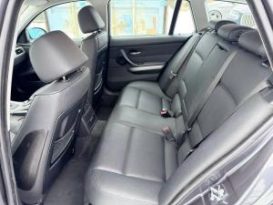 Grey BMW 320 2006 in Riga, with an engine capacity of 2.00 L and mileage of 332 thousand km for 4995 €, photo 8 on AUTOMOTO.COM.LV
