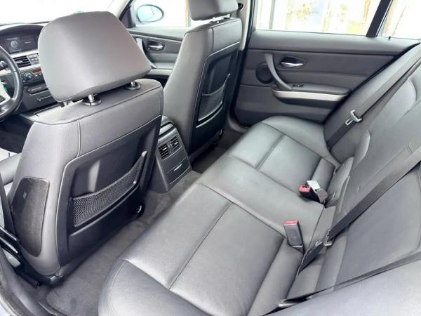 Grey BMW 320 2006 in Riga, with an engine capacity of 2.00 L and mileage of 332 thousand km for 4995 €, photo 8 on AUTOMOTO.COM.LV