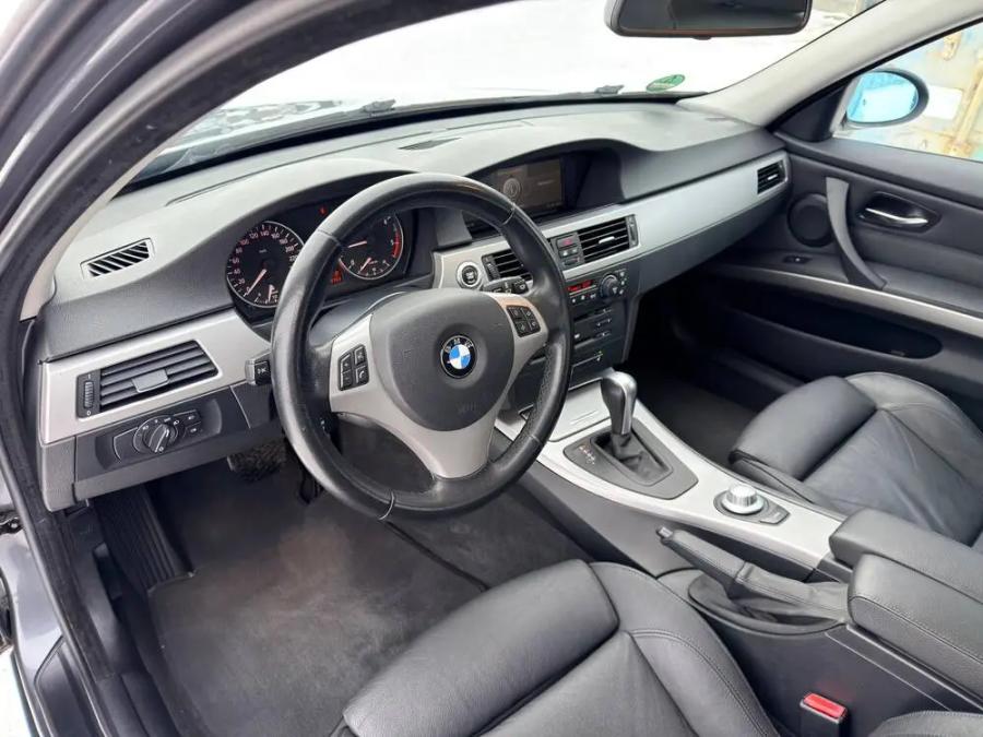 Grey BMW 320 2006 in Riga, with an engine capacity of 2.00 L and mileage of 332 thousand km for 4995 €, photo 10 on AUTOMOTO.COM.LV