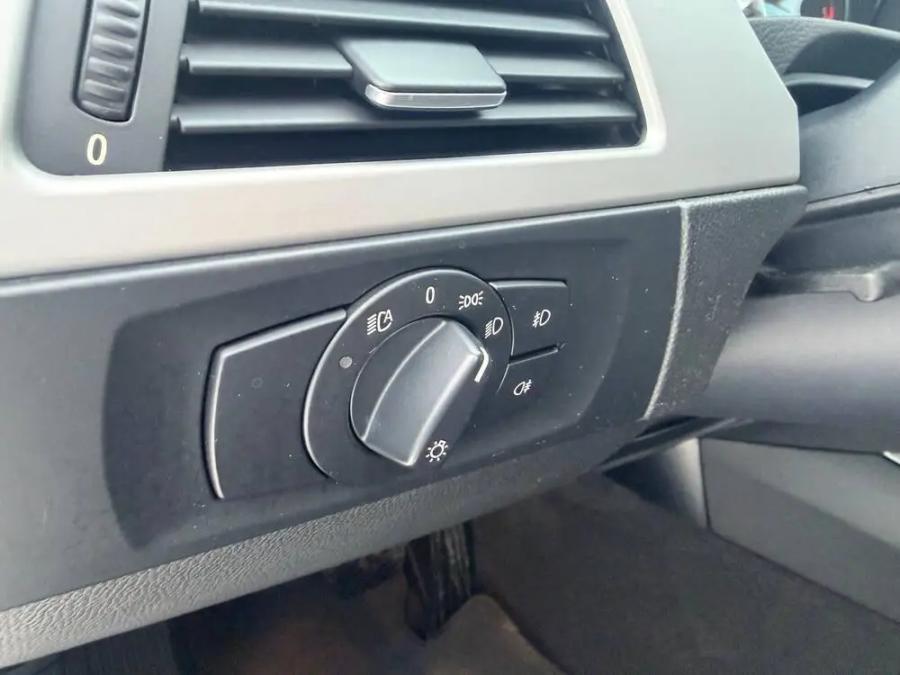 Grey BMW 320 2006 in Riga, with an engine capacity of 2.00 L and mileage of 332 thousand km for 4995 €, photo 13 on AUTOMOTO.COM.LV