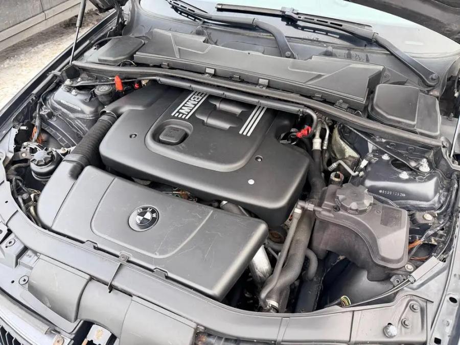 Grey BMW 320 2006 in Riga, with an engine capacity of 2.00 L and mileage of 332 thousand km for 4995 €, photo 21 on AUTOMOTO.COM.LV