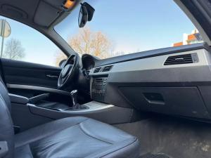 Grey BMW 320 2006 in Riga, with an engine capacity of 2.00 L and mileage of 270 thousand km for 2190 €, photo 13 on AUTOMOTO.COM.LV