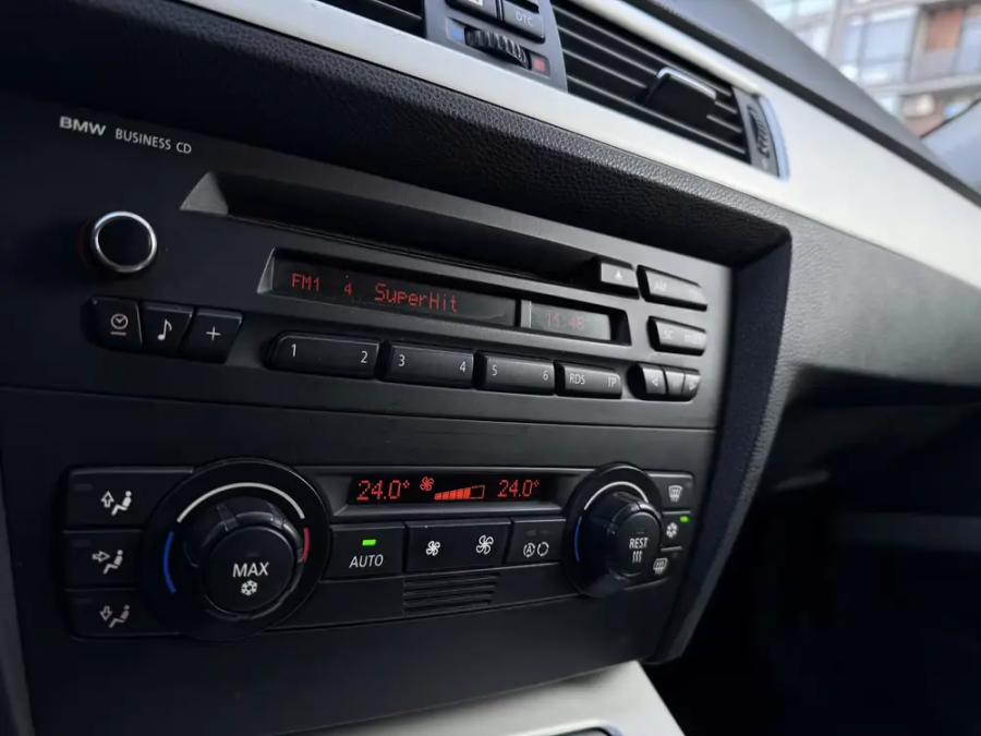 Grey BMW 320 2006 in Riga, with an engine capacity of 2.00 L and mileage of 270 thousand km for 2190 €, photo 18 on AUTOMOTO.COM.LV
