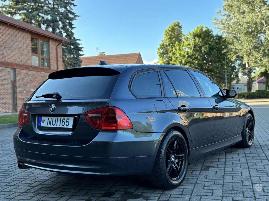 Grey BMW 320 2006 in Marijampole, with an engine capacity of 2.00 L and mileage of 329 thousand km for 3150 €, photo 6 on AUTOMOTO.COM.LV