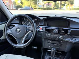 Grey BMW 320 2006 in Marijampole, with an engine capacity of 2.00 L and mileage of 329 thousand km for 3150 €, photo 12 on AUTOMOTO.COM.LV