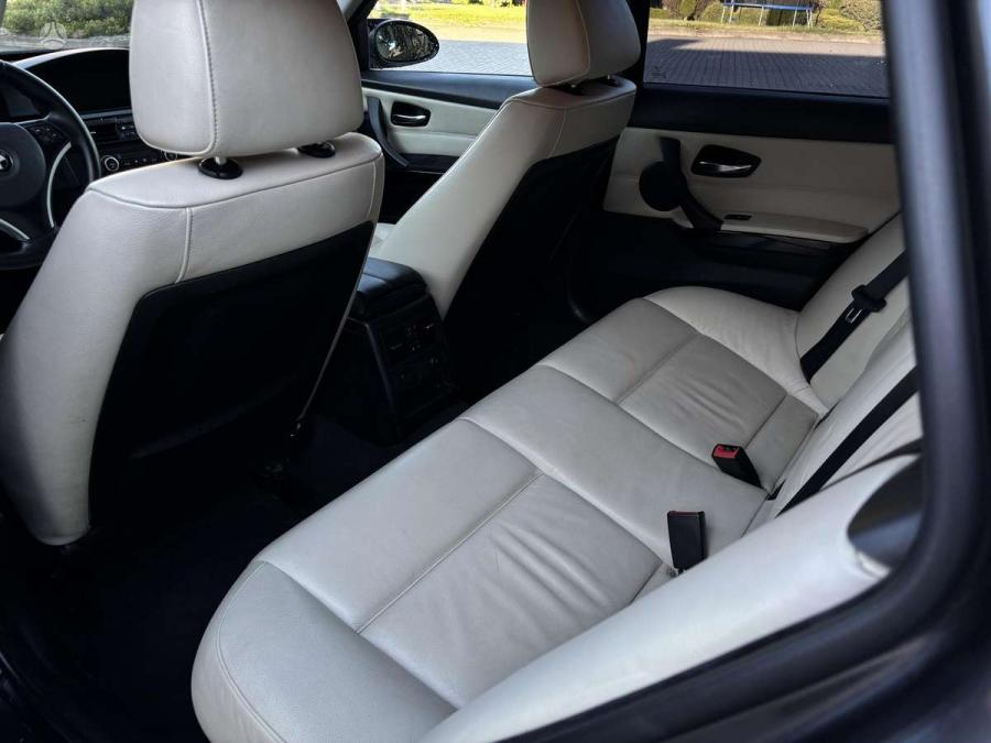 Grey BMW 320 2006 in Marijampole, with an engine capacity of 2.00 L and mileage of 329 thousand km for 3150 €, photo 19 on AUTOMOTO.COM.LV