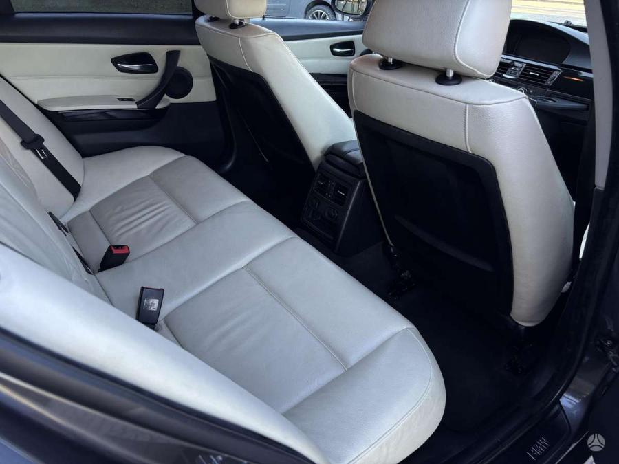 Grey BMW 320 2006 in Marijampole, with an engine capacity of 2.00 L and mileage of 329 thousand km for 3150 €, photo 20 on AUTOMOTO.COM.LV