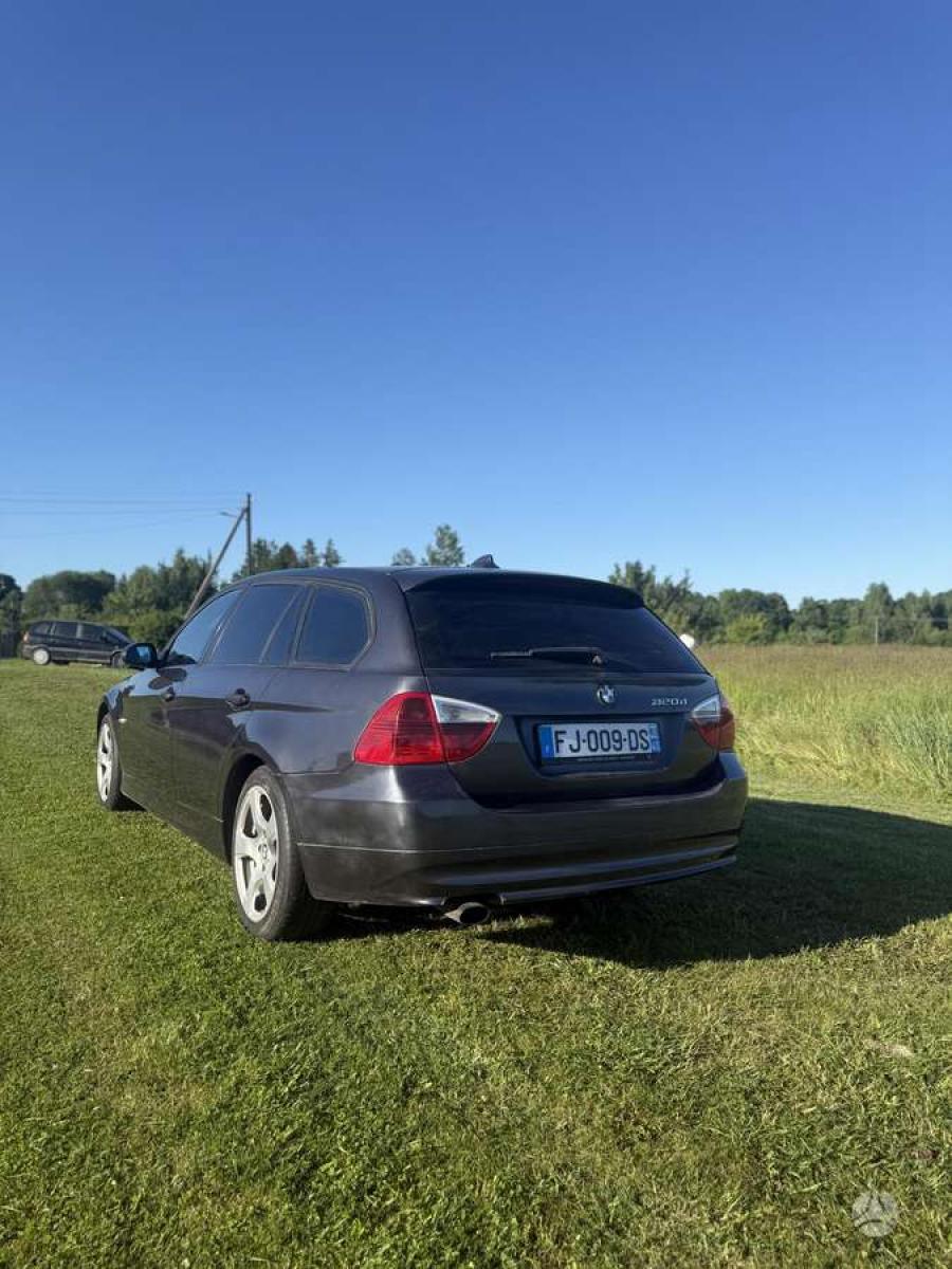 Grey BMW 320 2006 in Taurage, with an engine capacity of 2.00 L and mileage of 325 thousand km for 2350 €, photo 6 on AUTOMOTO.COM.LV