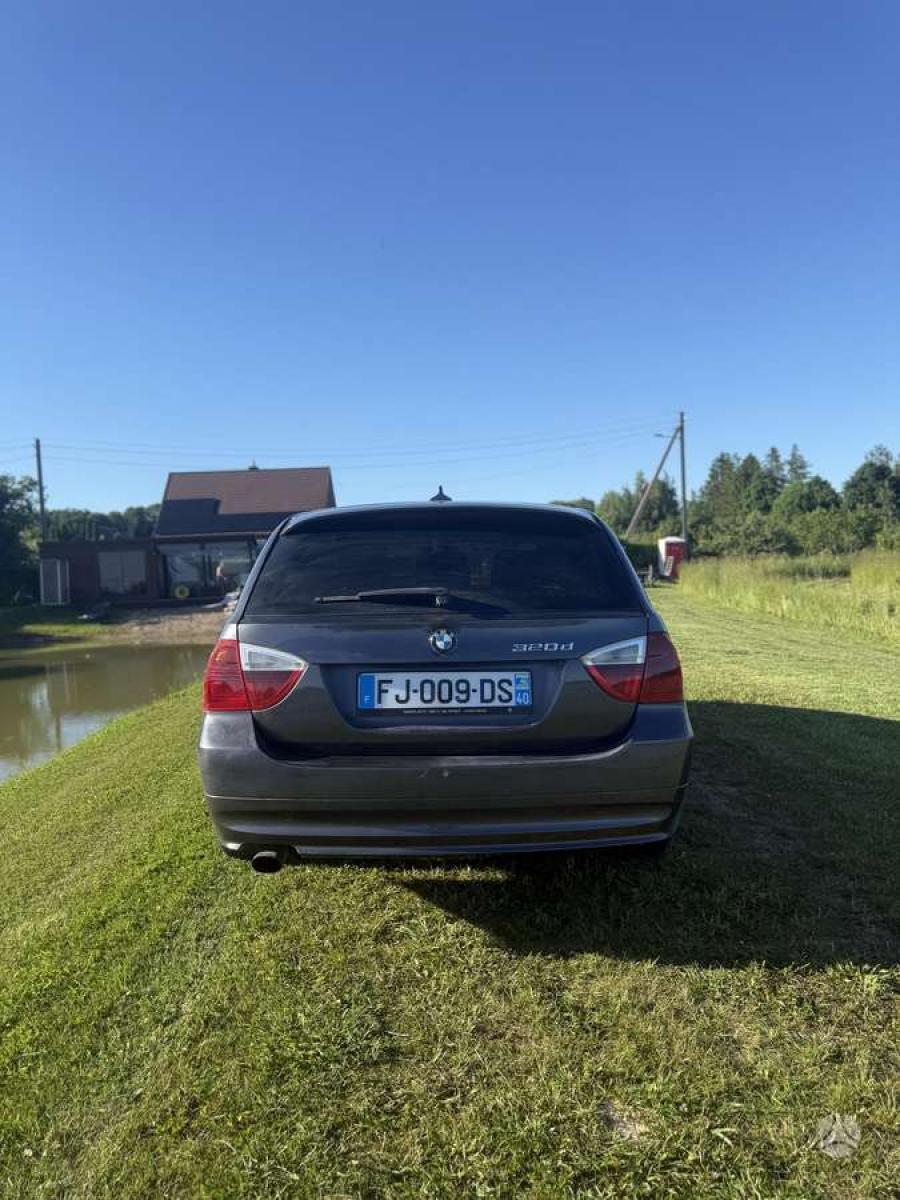 Grey BMW 320 2006 in Taurage, with an engine capacity of 2.00 L and mileage of 325 thousand km for 2350 €, photo 8 on AUTOMOTO.COM.LV