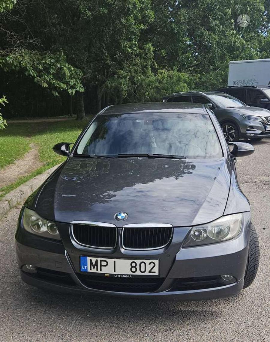 Grey BMW 320 2006 in Vilnius, with an engine capacity of 2.00 L and mileage of 352 thousand km for 3250 €, photo 1 on AUTOMOTO.COM.LV