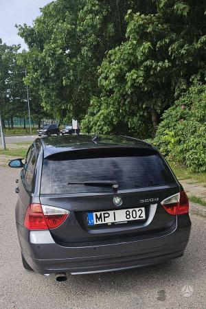 Grey BMW 320 2006 in Vilnius, with an engine capacity of 2.00 L and mileage of 352 thousand km for 3250 €, photo 3 on AUTOMOTO.COM.LV