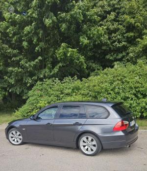 Grey BMW 320 2006 in Vilnius, with an engine capacity of 2.00 L and mileage of 352 thousand km for 3250 €, photo 4 on AUTOMOTO.COM.LV
