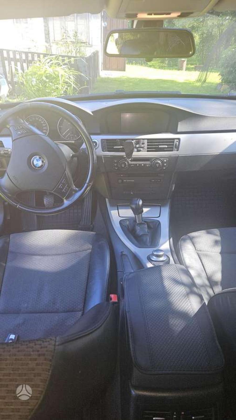 Grey BMW 320 2006 in Vilnius, with an engine capacity of 2.00 L and mileage of 352 thousand km for 3250 €, photo 6 on AUTOMOTO.COM.LV