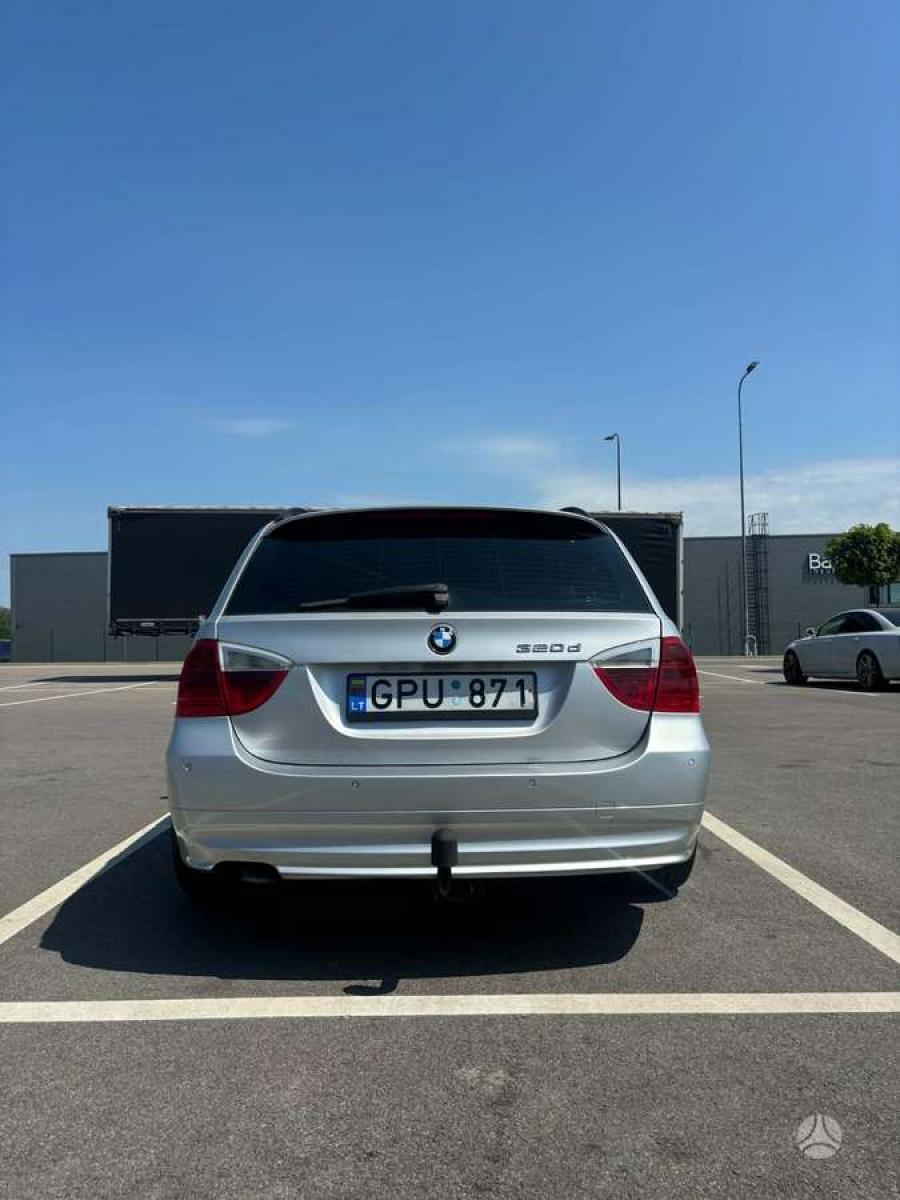 Grey BMW 320 2006 in Kaunas, with an engine capacity of 2.00 L and mileage of 475 thousand km for 2650 €, photo 4 on AUTOMOTO.COM.LV